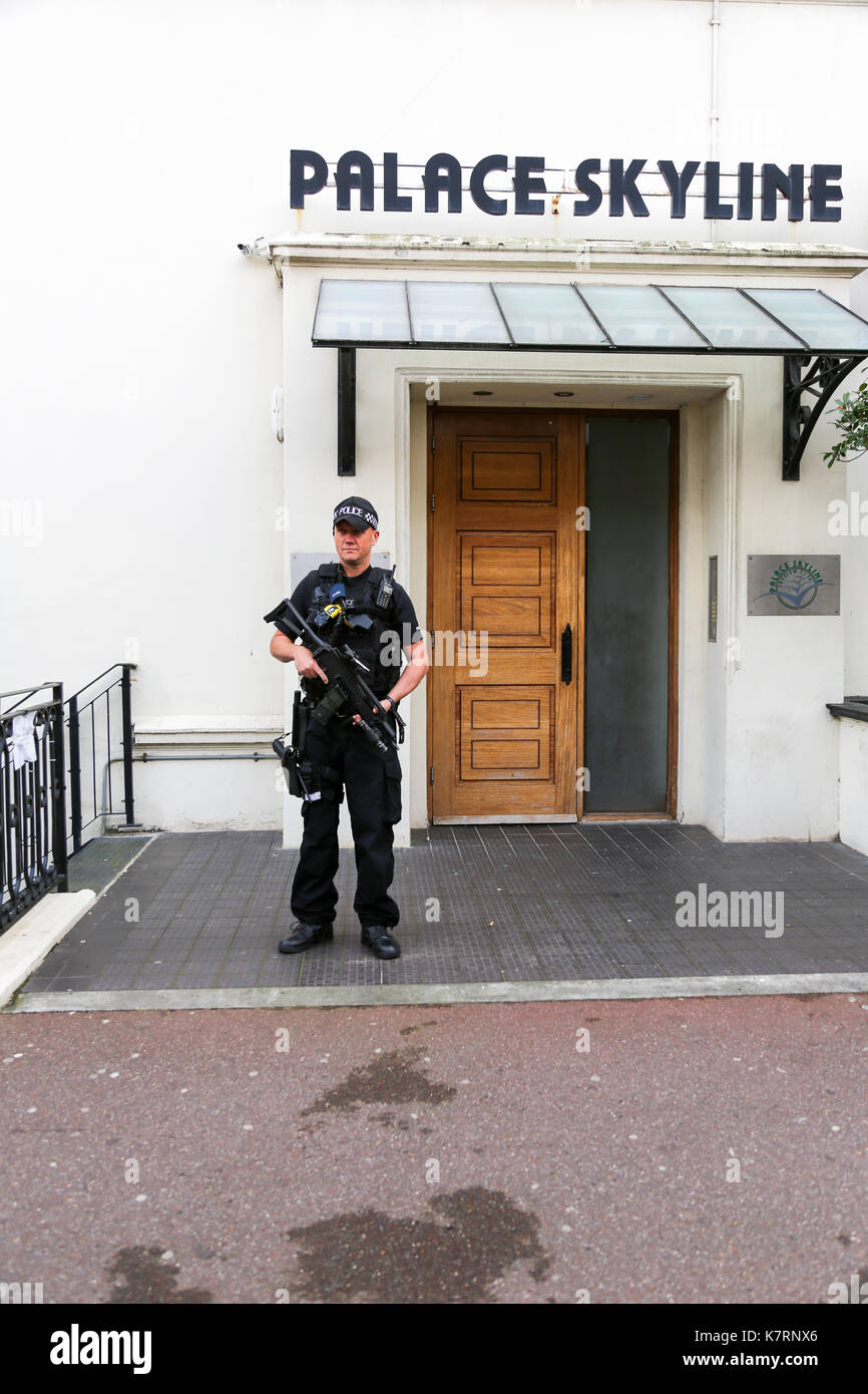 Essex armed police hi-res stock photography and images - Alamy