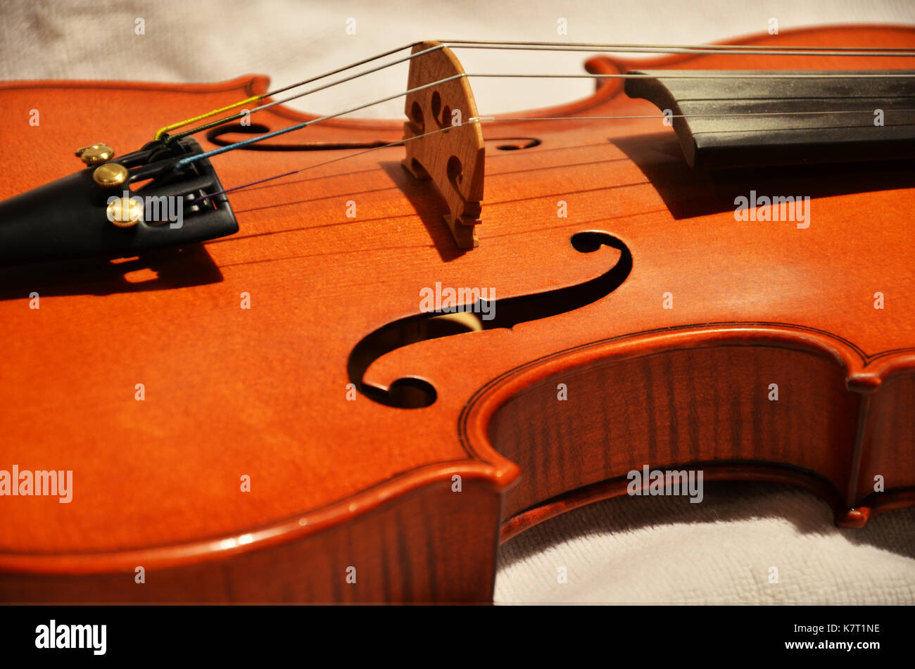 Fine tuning violin hi-res stock photography and images - Alamy