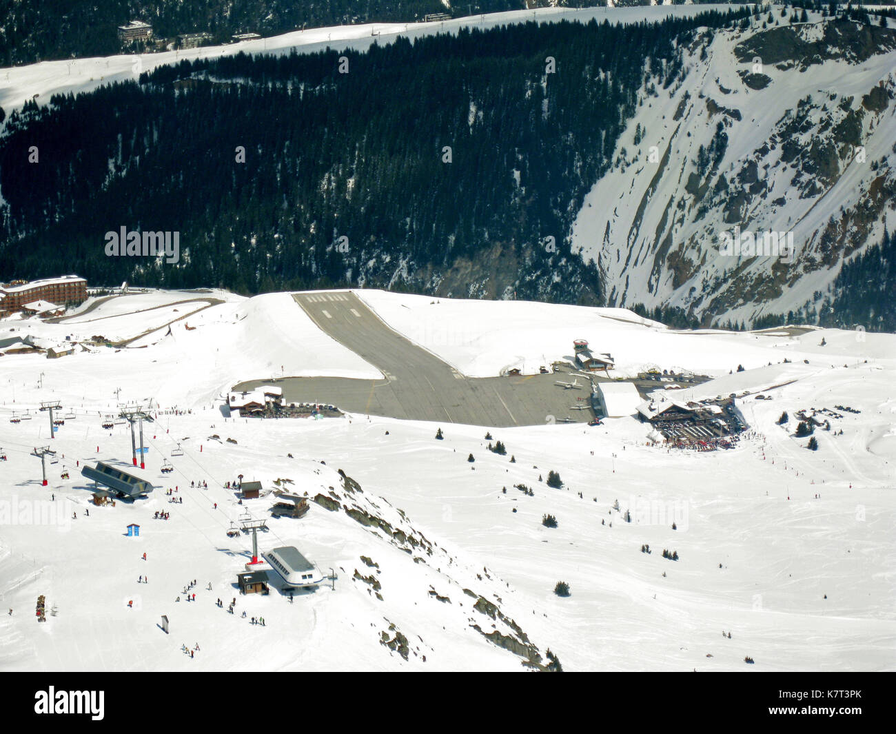 Runway airport france hi-res stock photography and images - Alamy