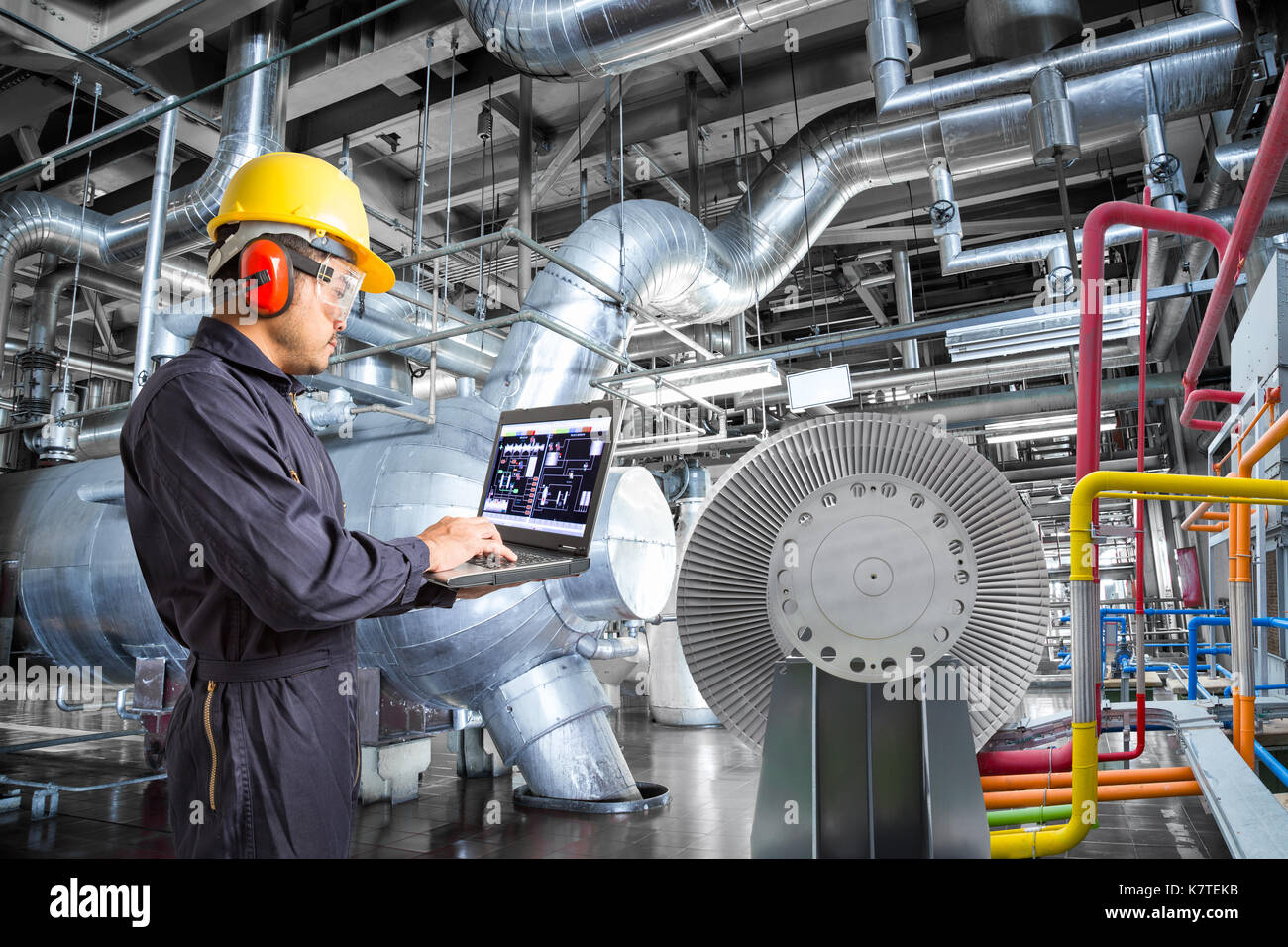 Engineer electric power station laptop hi-res stock photography and ...