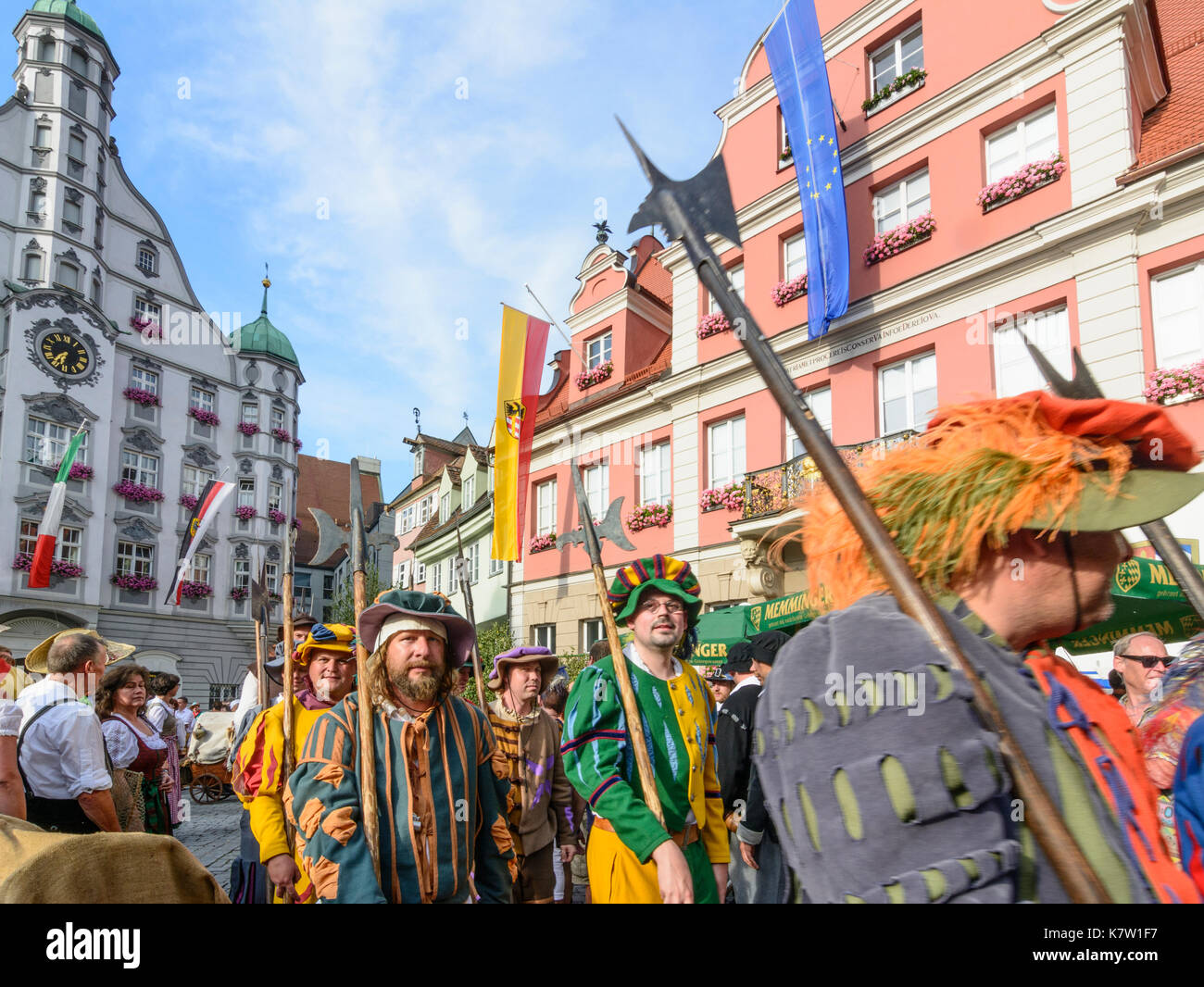 Fischertag (fishers day), parade of City guards in traditional costumes ...