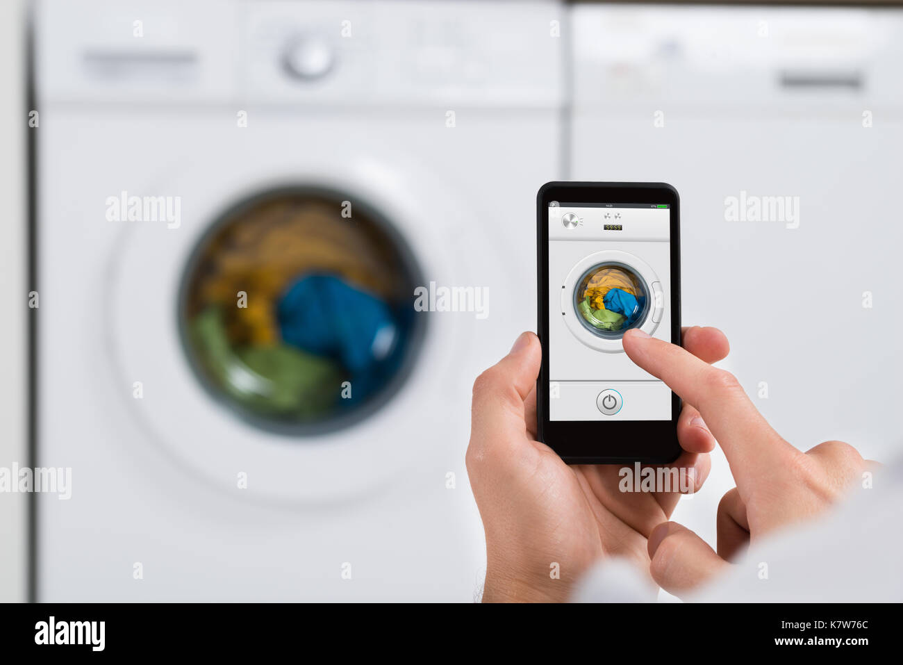 Phone operate washing machine hi-res stock photography and images - Alamy