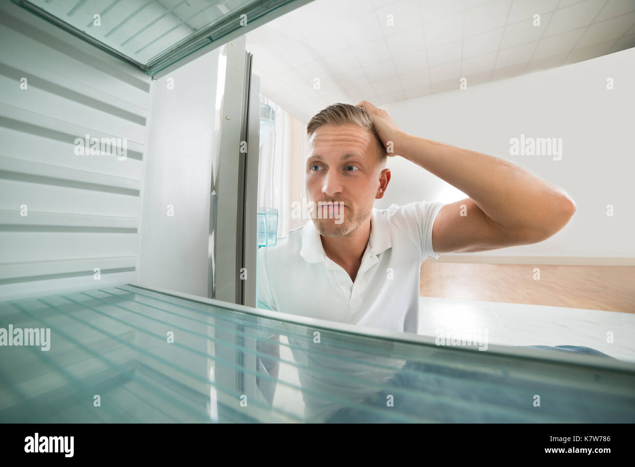 Fridge poor hi-res stock photography and images - Alamy