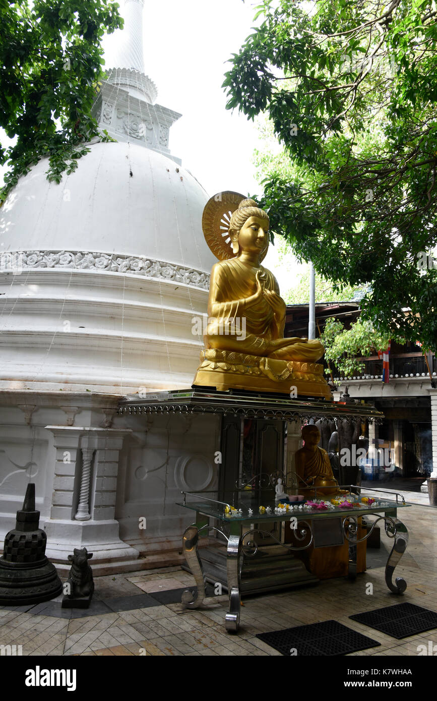 Famous Buddhist Temples In Colombo