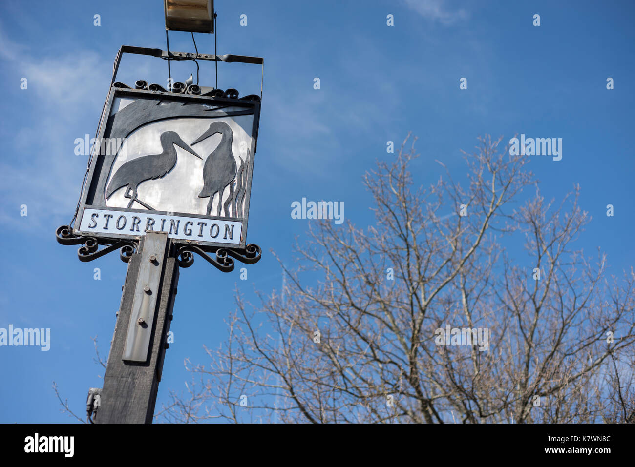 English village birds hi-res stock photography and images - Alamy