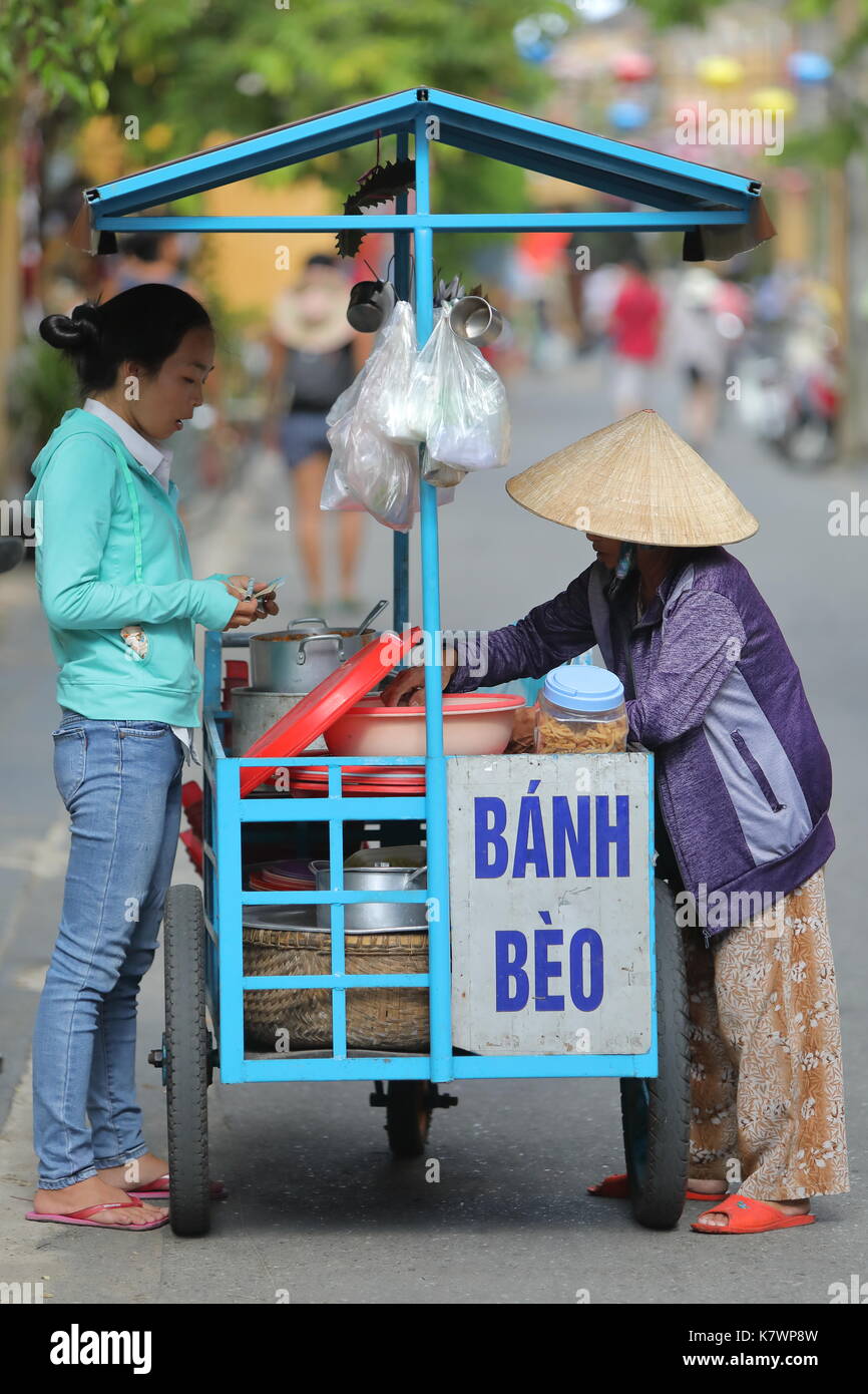 Vietnam food cart hi-res stock photography and images - Alamy