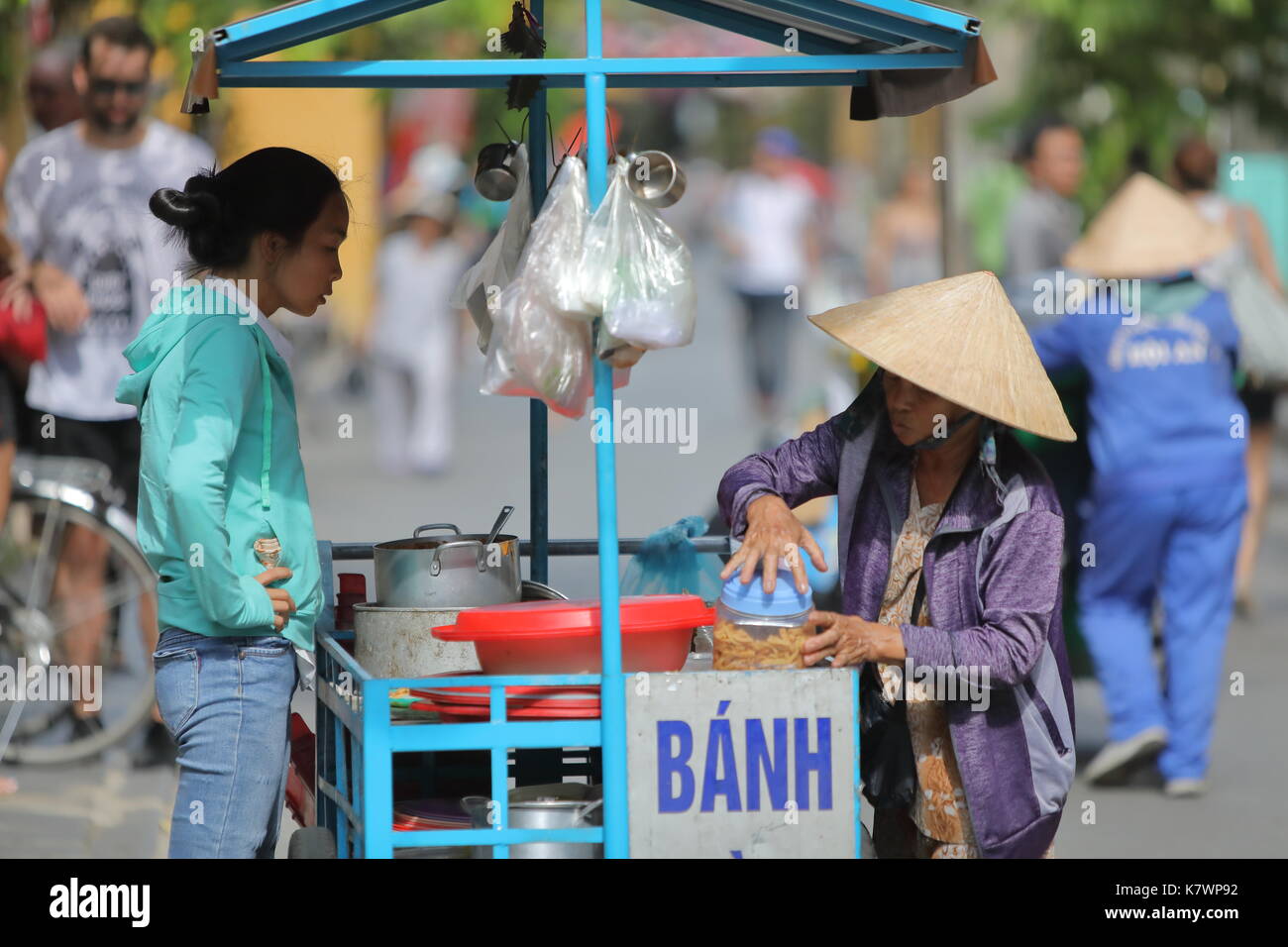 Vietnam food cart hi-res stock photography and images - Alamy