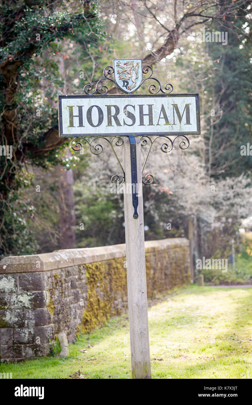 Wooden village signs hi-res stock photography and images - Alamy