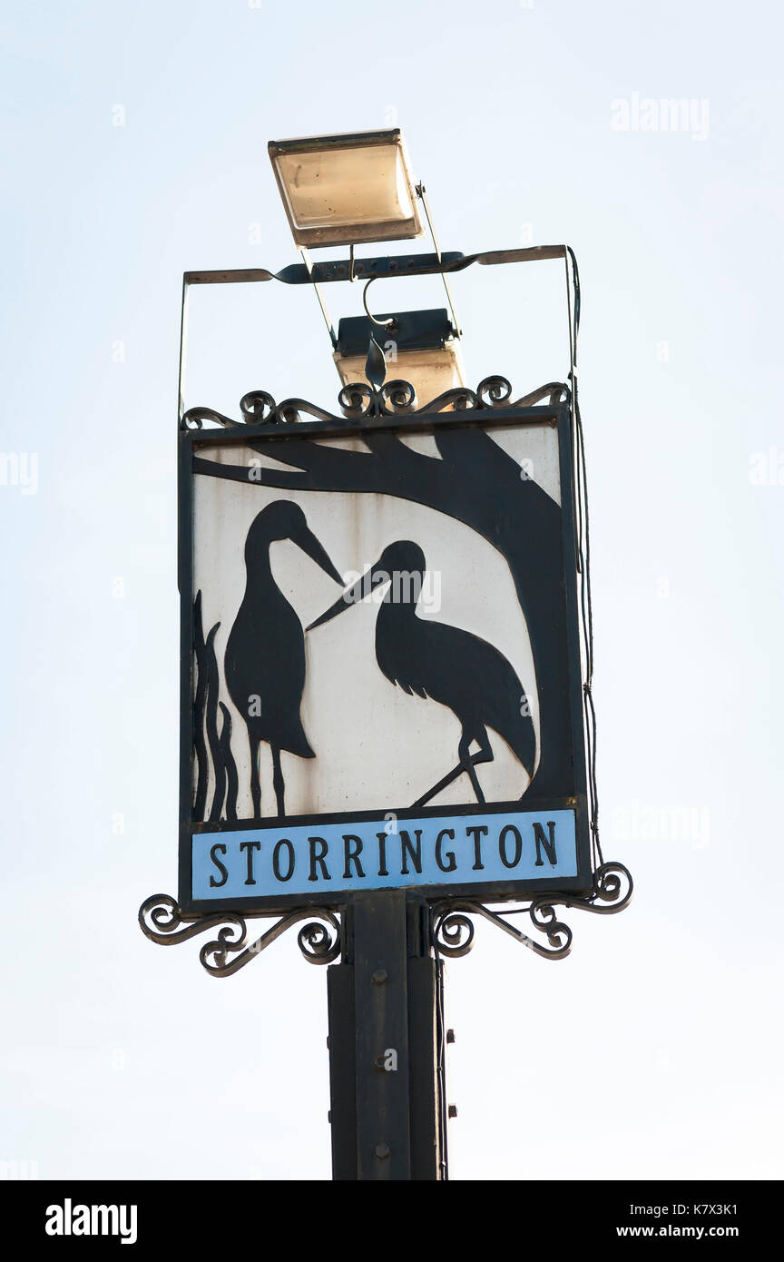 English village birds hi-res stock photography and images - Alamy