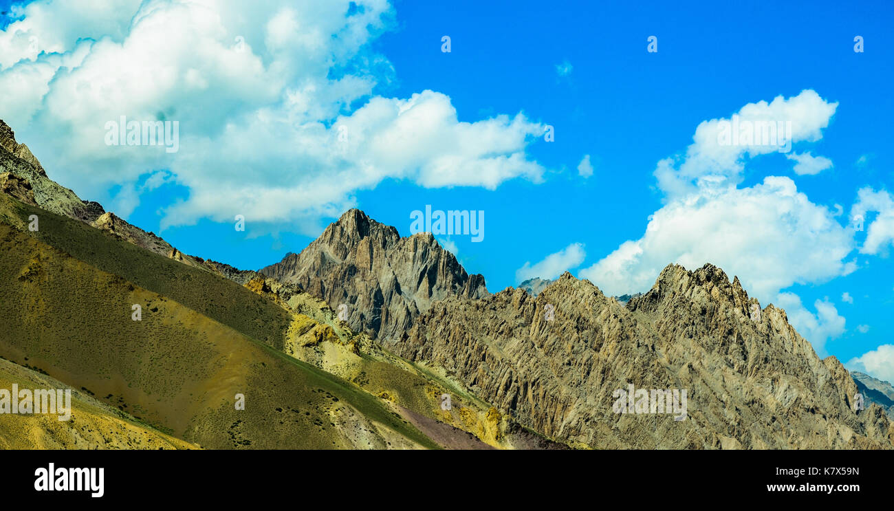Hilly area hi-res stock photography and images - Alamy