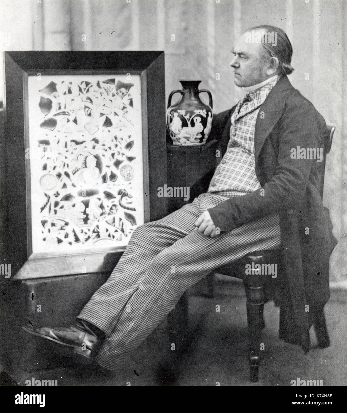 Portland vase hi-res stock photography and images - Alamy