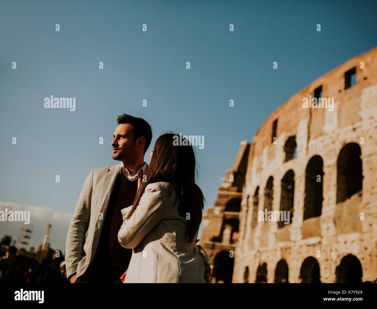 People in front colosseum rome hi-res stock photography and images - Alamy