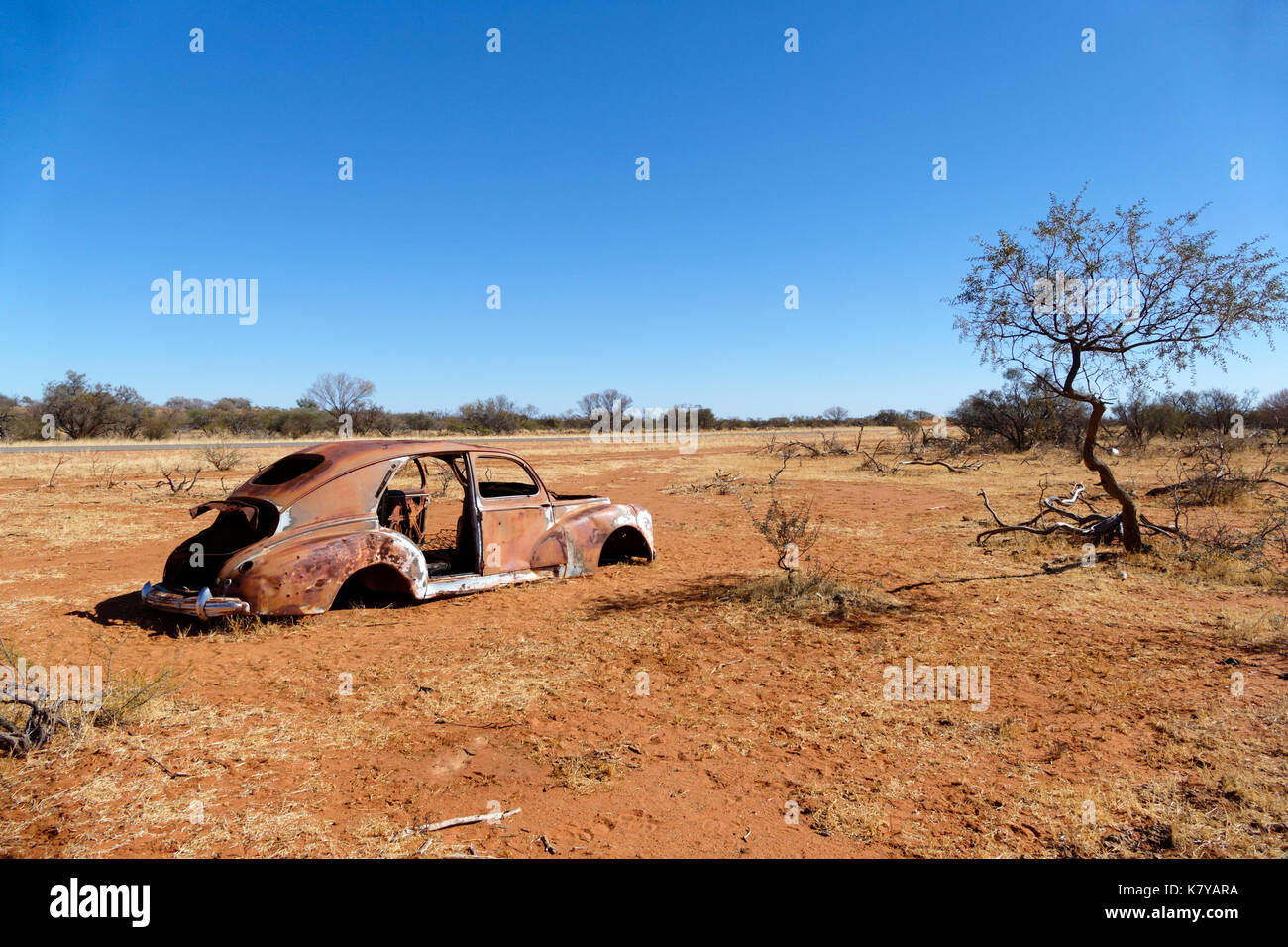 Abandoned car australia hi-res stock photography and images - Alamy