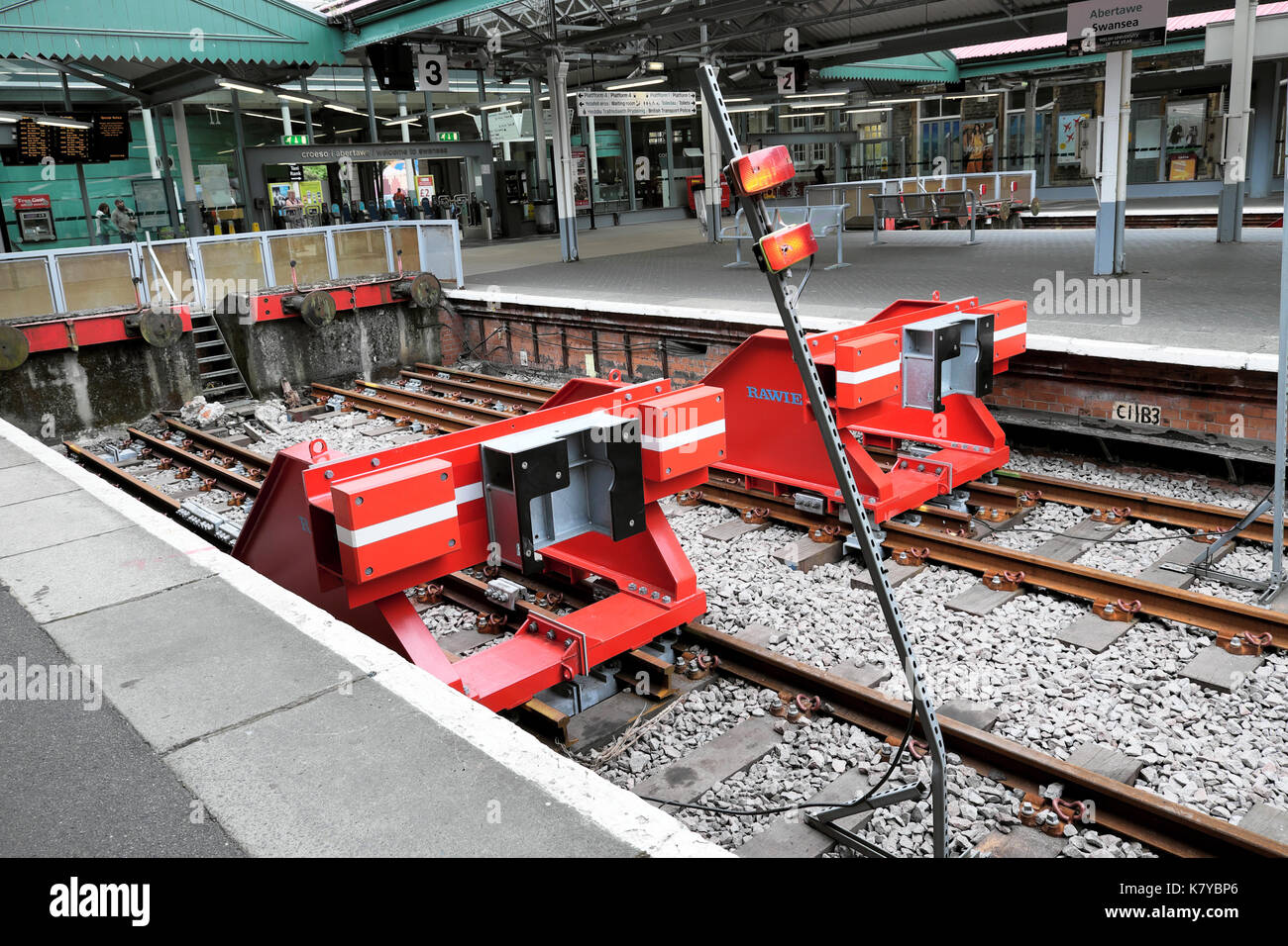 Rail buffers hi-res stock photography and images - Alamy