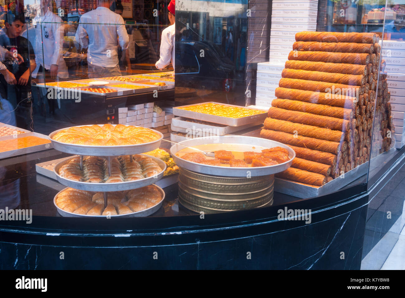 Baklava shop istanbul turkey hi-res stock photography and images - Alamy