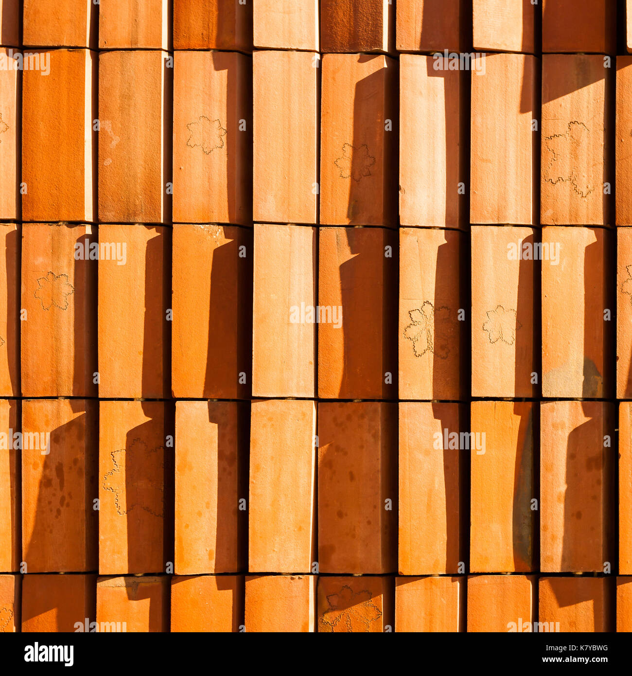 Texture consisting of clinker tiles Presspgraphic Stock Photo - Alamy