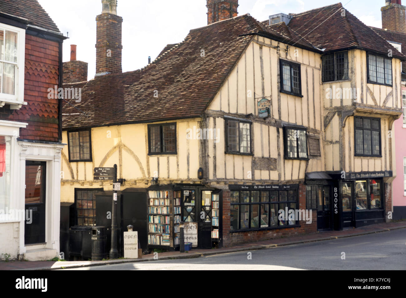15th century tudor building hi-res stock photography and images - Alamy