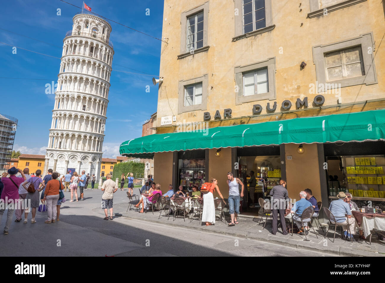 Pisa piazza dei miracoli bar hi-res stock photography and images - Alamy