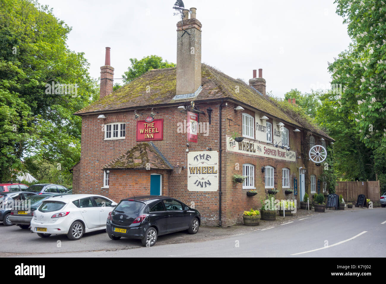 The wheel inn hi-res stock photography and images - Alamy