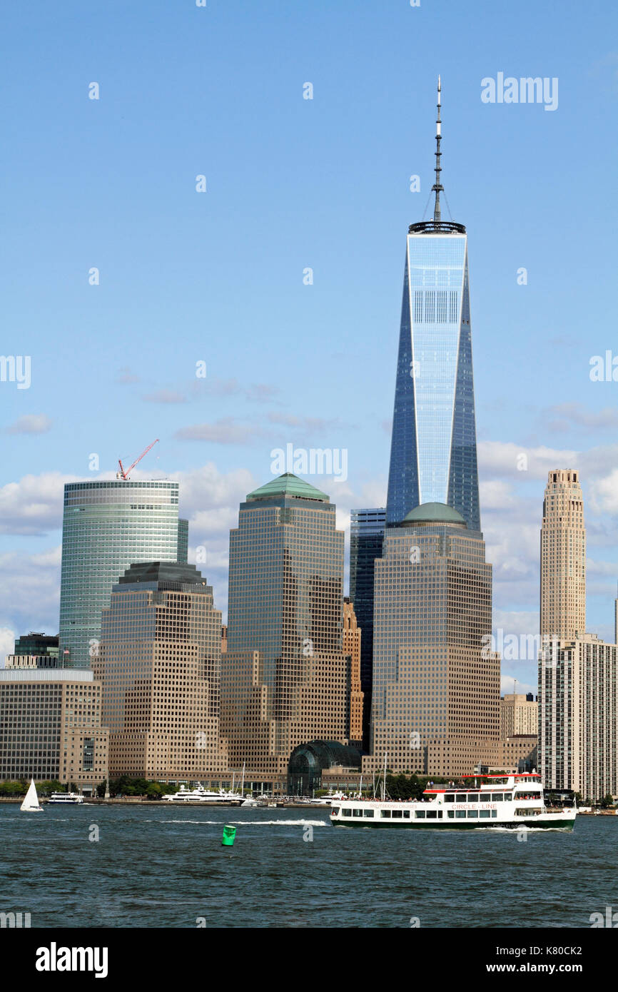 Circle line cruise hi-res stock photography and images - Alamy