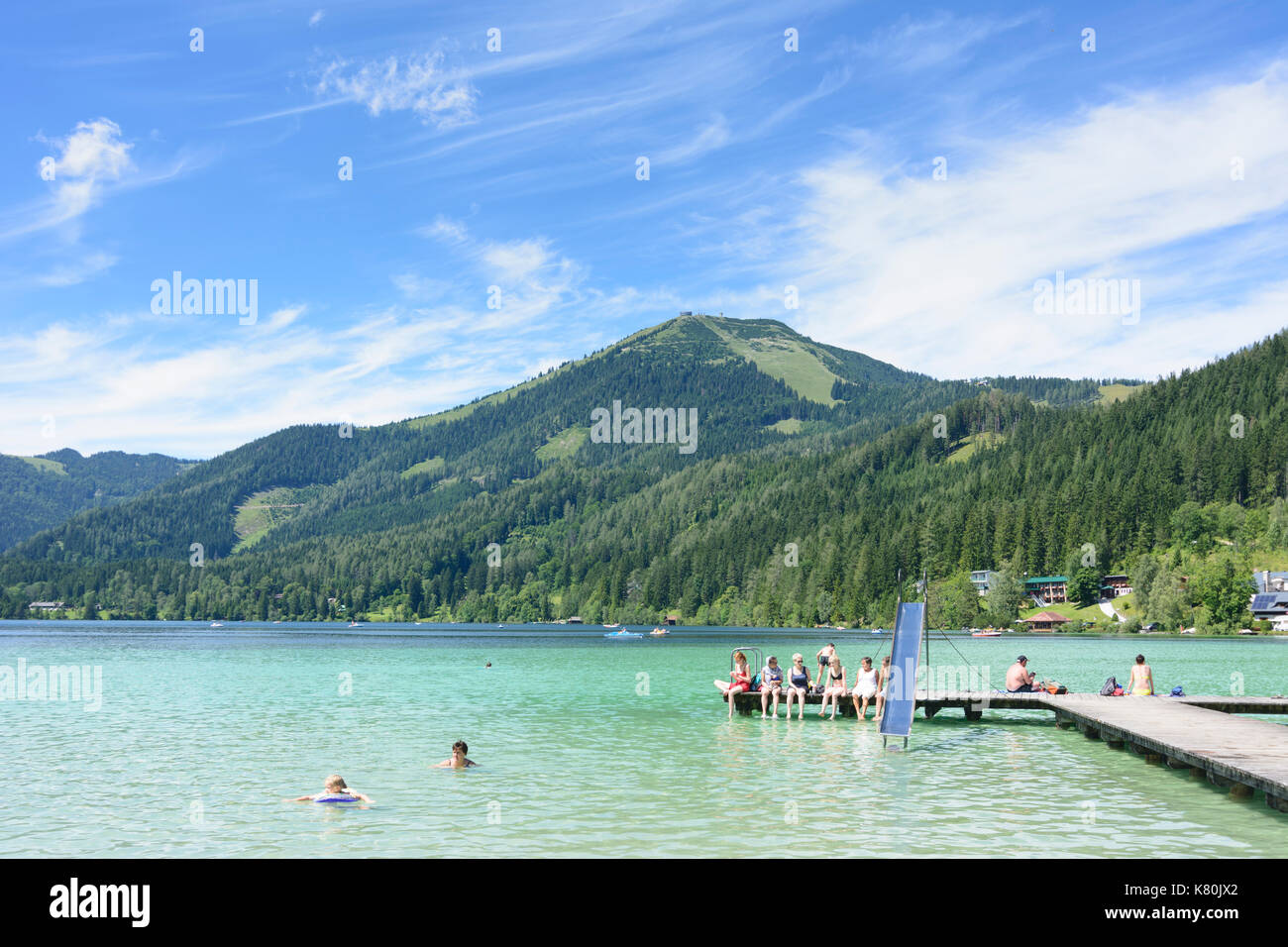 lake Erlaufsee, mountain Gemeindealpe, beach, bather, Mariazell ...