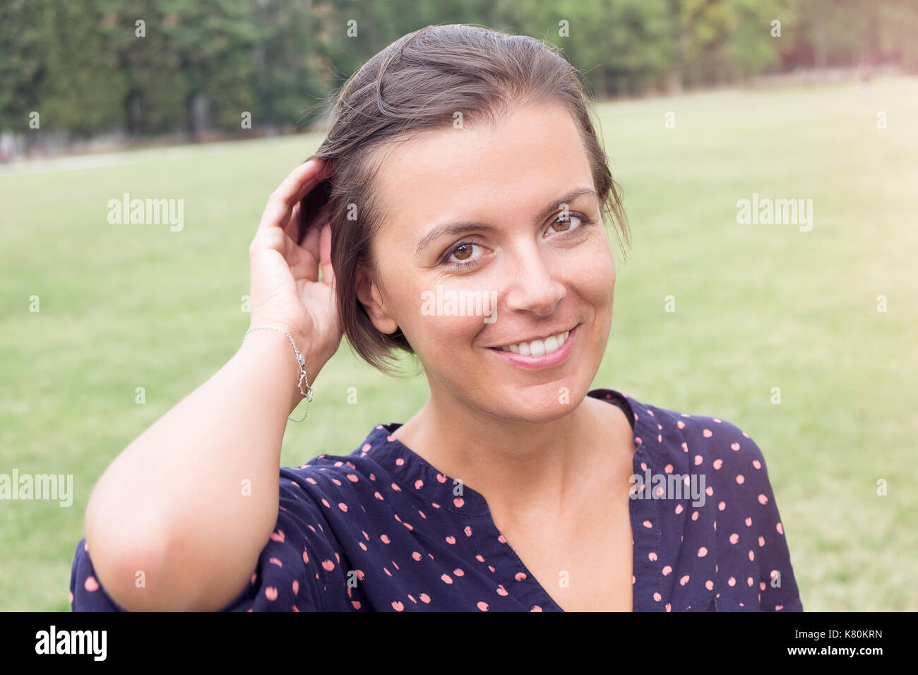 Lifestyle smile people hi-res stock photography and images - Alamy