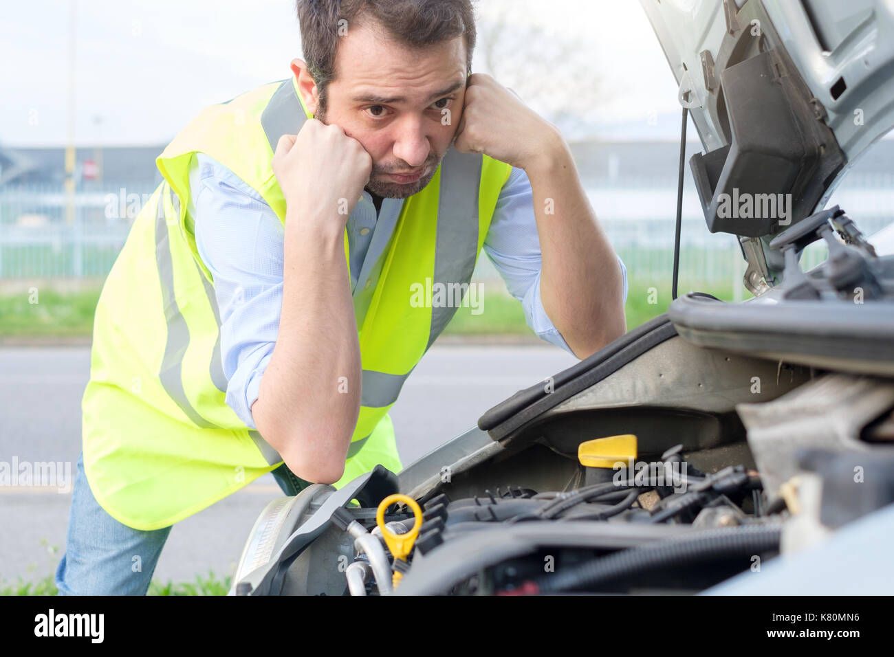 Man support truck hi-res stock photography and images - Alamy