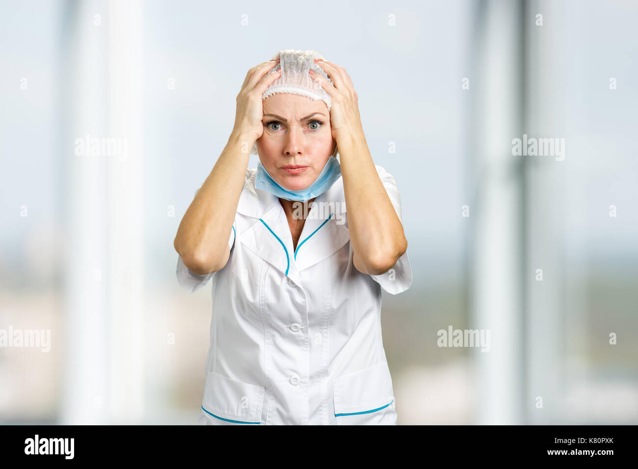 Confused doctor hi-res stock photography and images - Alamy
