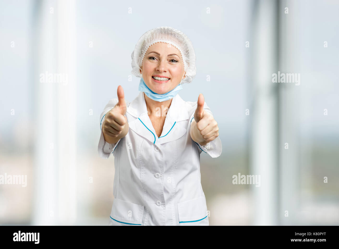 Lady surgeon hi-res stock photography and images - Alamy