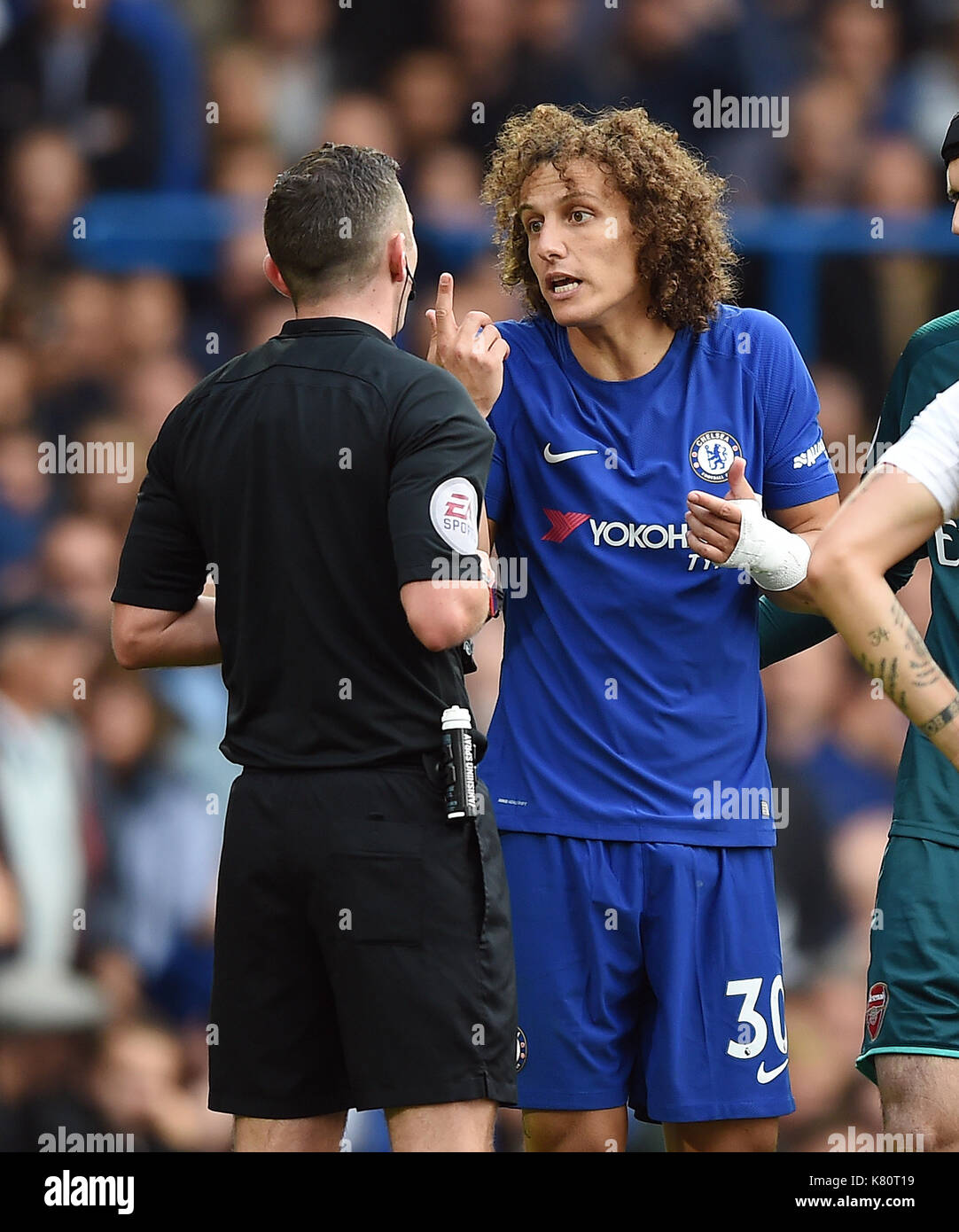 DAVID LUIZ OF CHELSEA WITH REF CHELSEA V ARSENAL STAMFORD BRIDGE ...