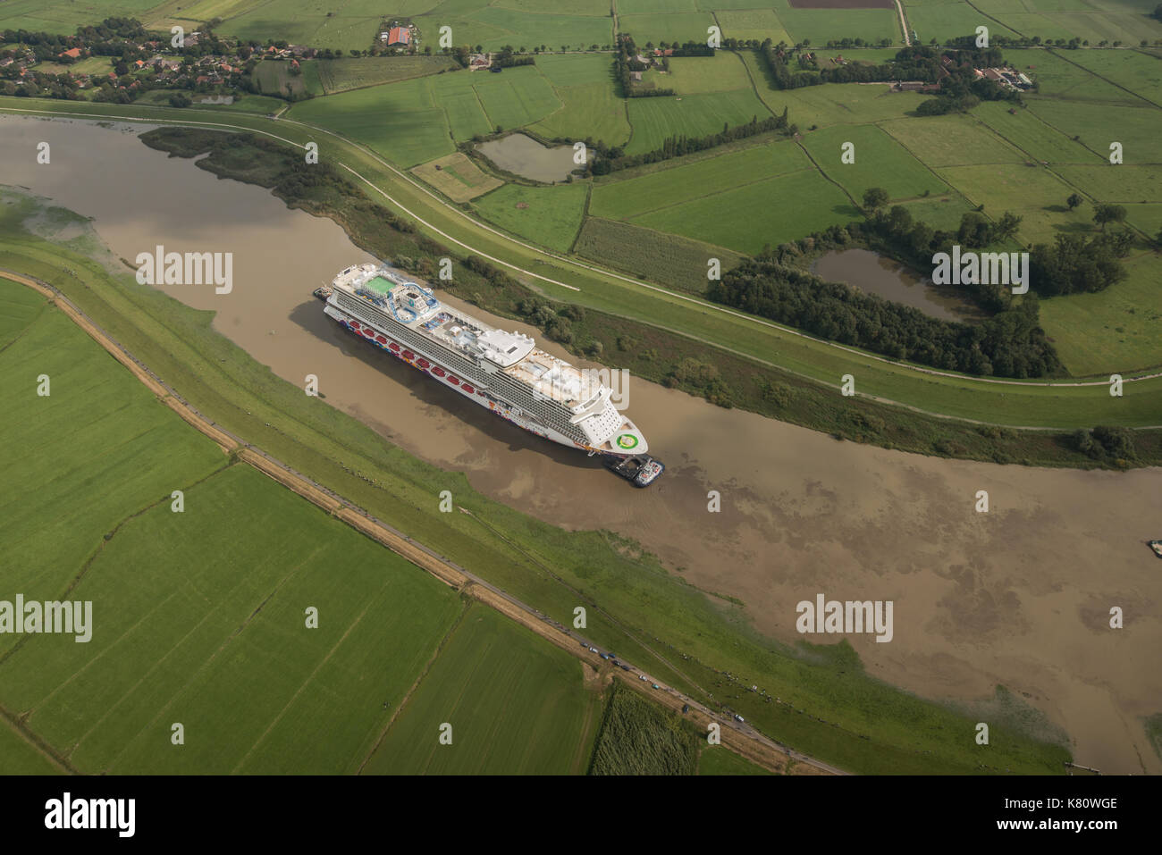 The latest cruise ship new-build "World Dream" at the Meyer Werft ...