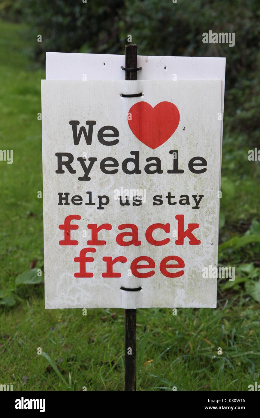 Fracking rig in uk friends of the earth hi-res stock photography and ...