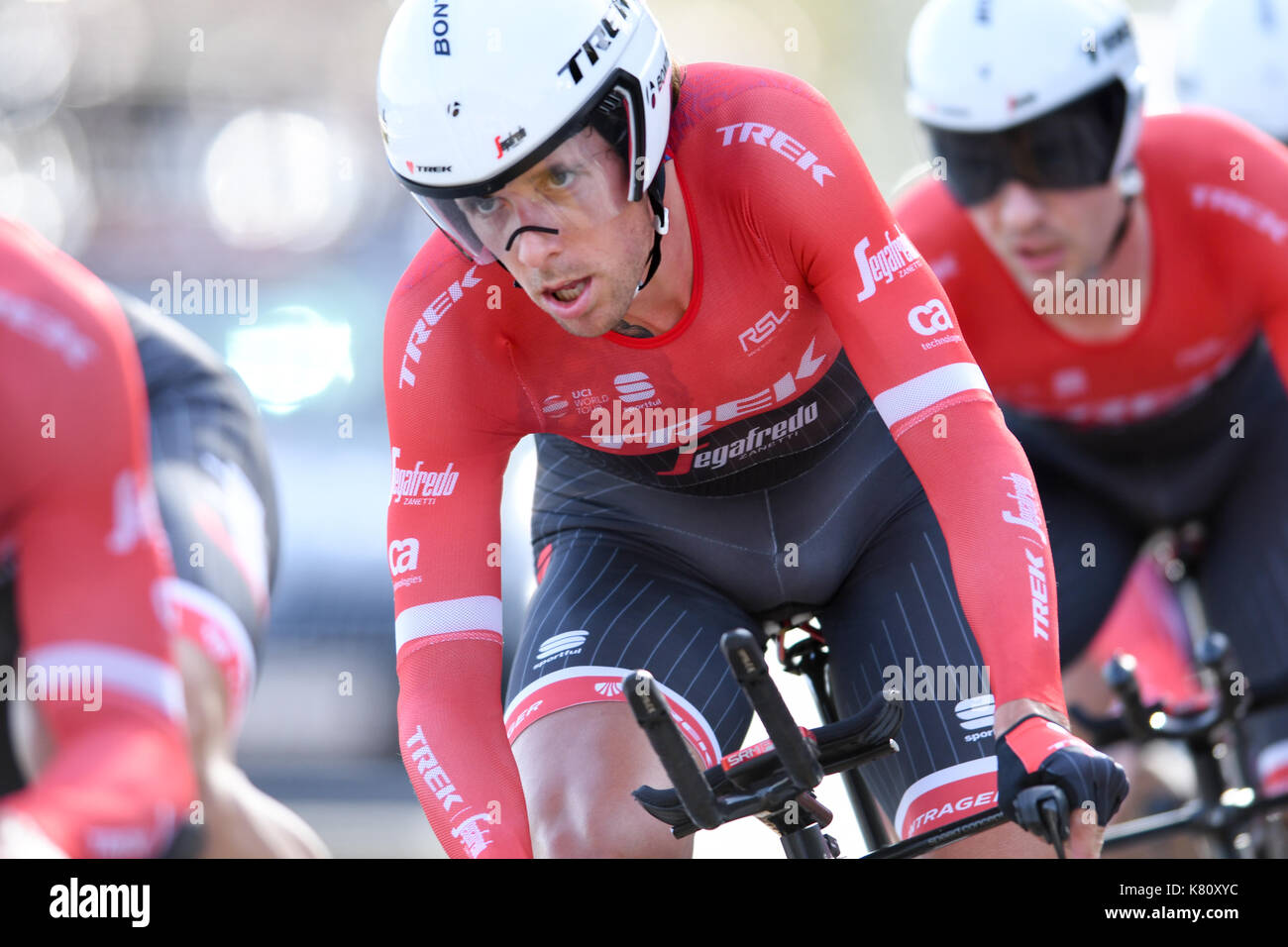 Team time trial hi-res stock photography and images - Alamy