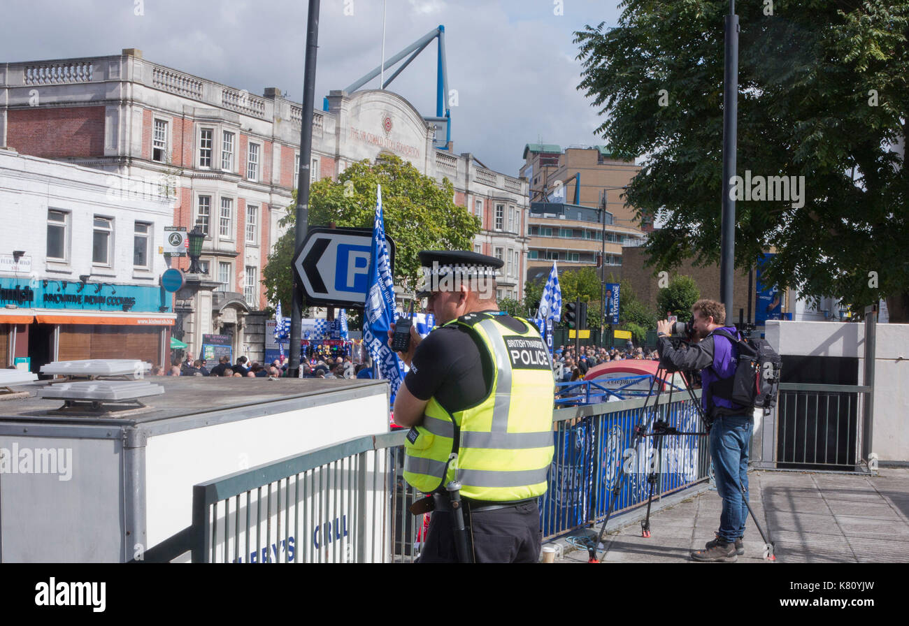 Police outside stadium prior hi-res stock photography and images - Alamy