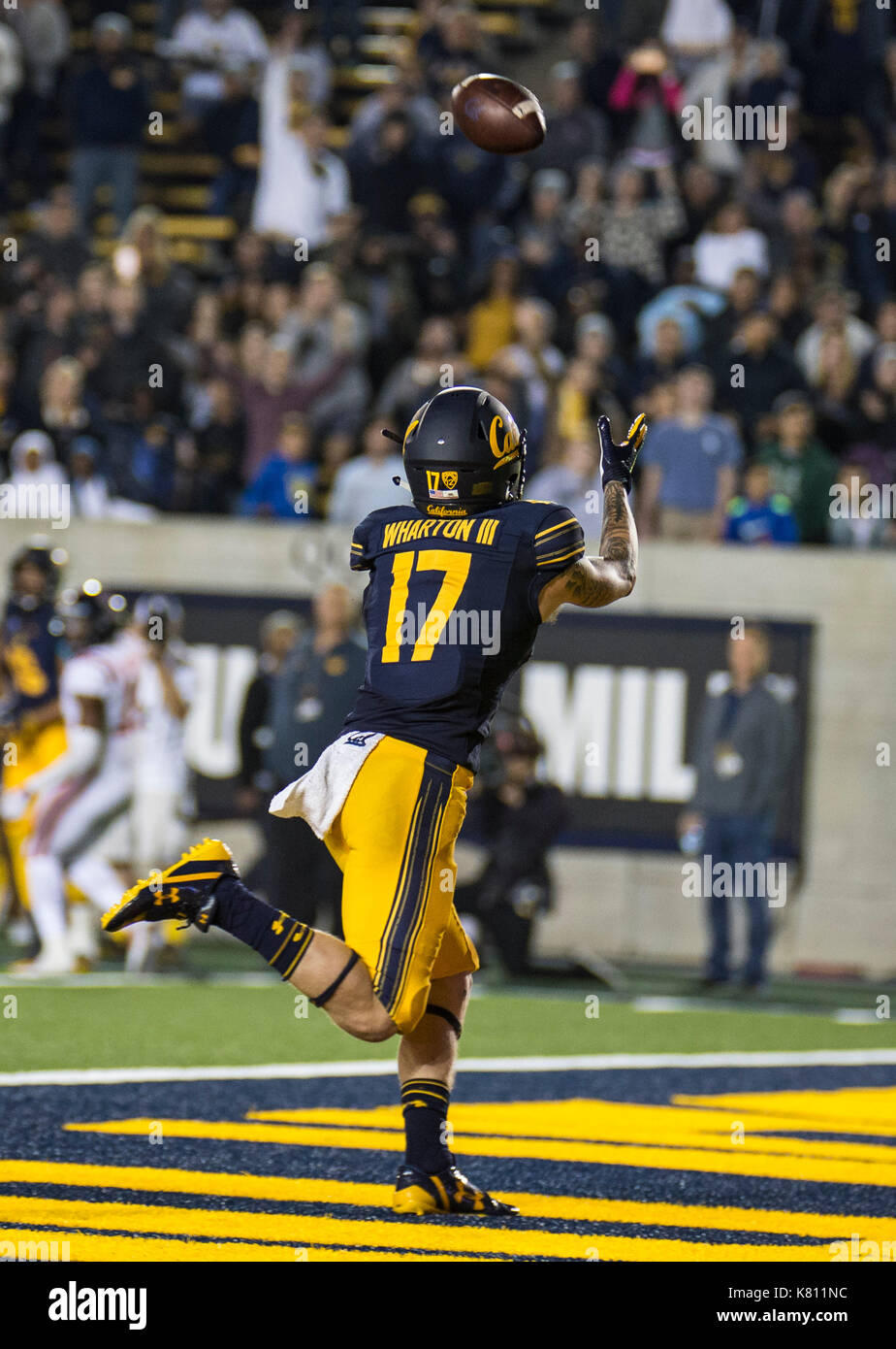 California Memorial Stadium. 16th Sep, 2017. U.S.A. Cal wide receiver ...