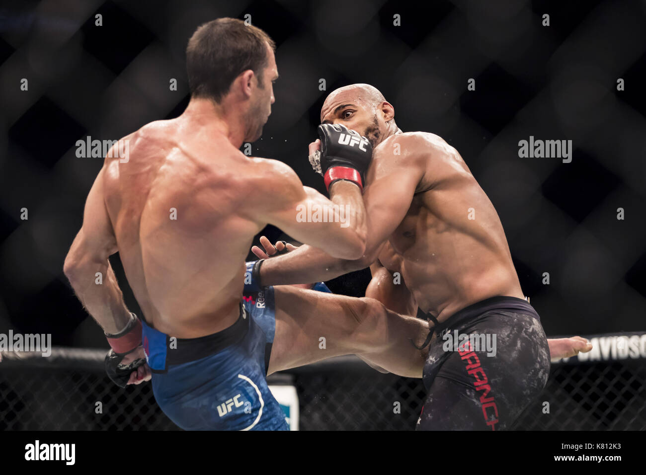 Ufc arena hi-res stock photography and images - Alamy