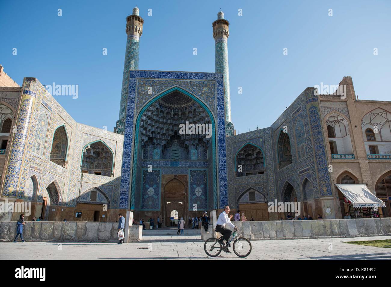 Isfahan, Iran. 17th Sep, 2017. Tourists visit the Meidan Emam in ...