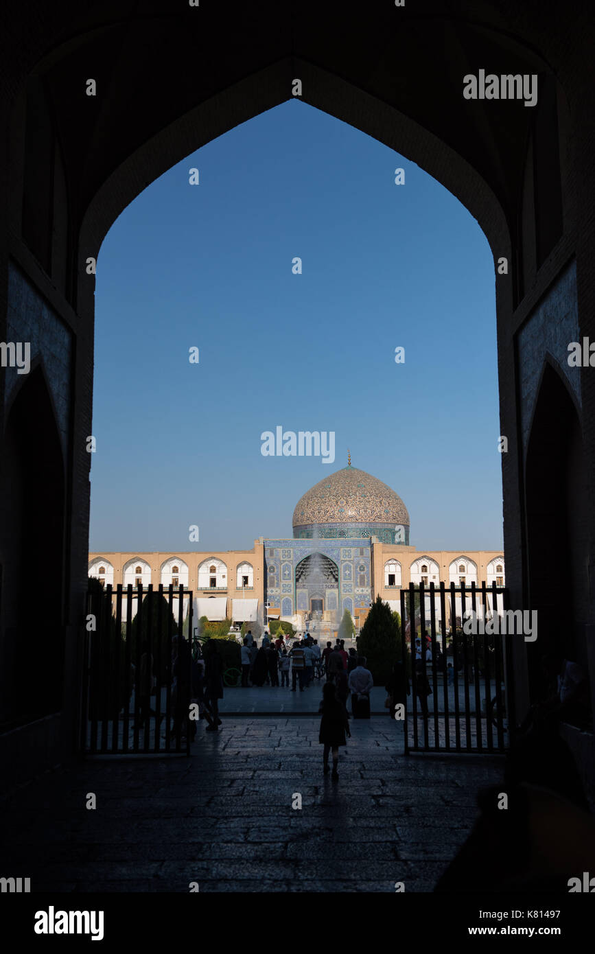 Isfahan, Iran. 17th Sep, 2017. Tourists visit the Meidan Emam in ...