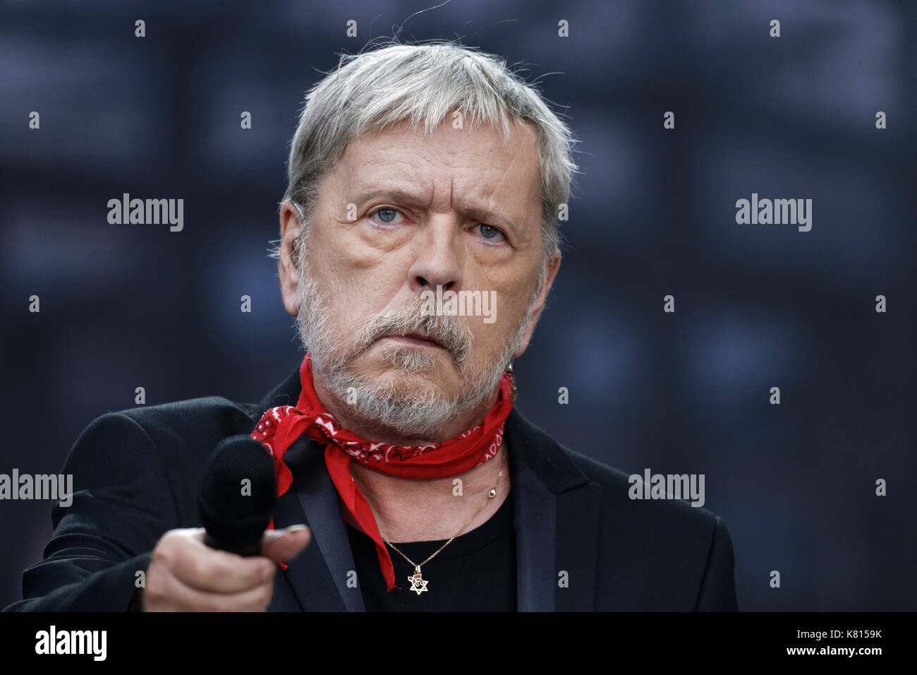 Renaud singer hi-res stock photography and images - Alamy
