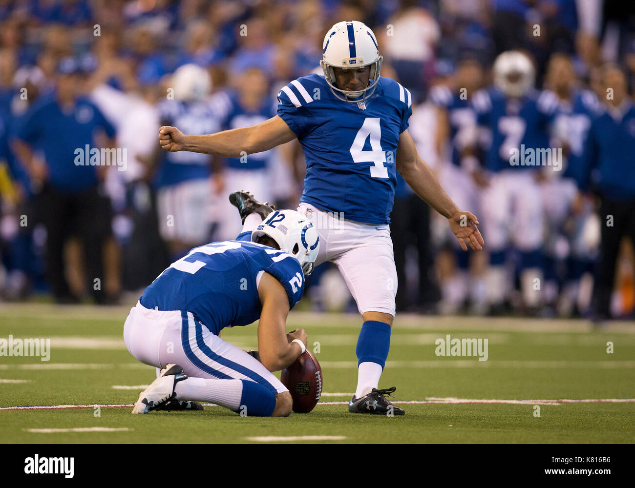 Ot. 17th Sep, 2017. Indianapolis Colts kicker Adam Vinatieri (4) kicks ...