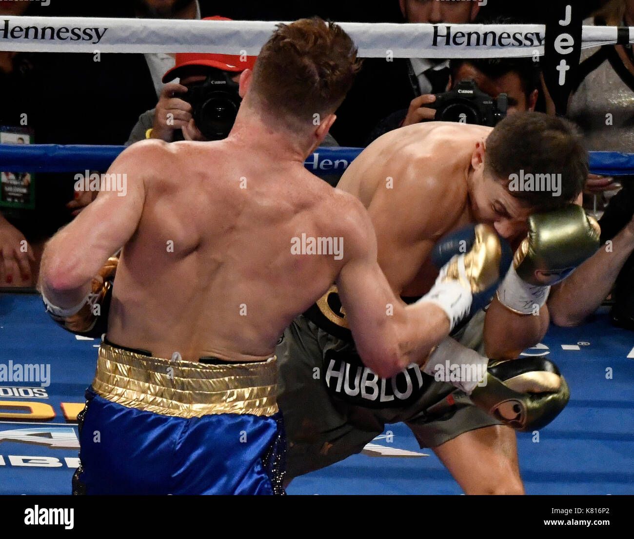 Las Vegas, NV, USA. 16th Sep, 2017. (In gray trunks) GGG goes 12 rounds ...