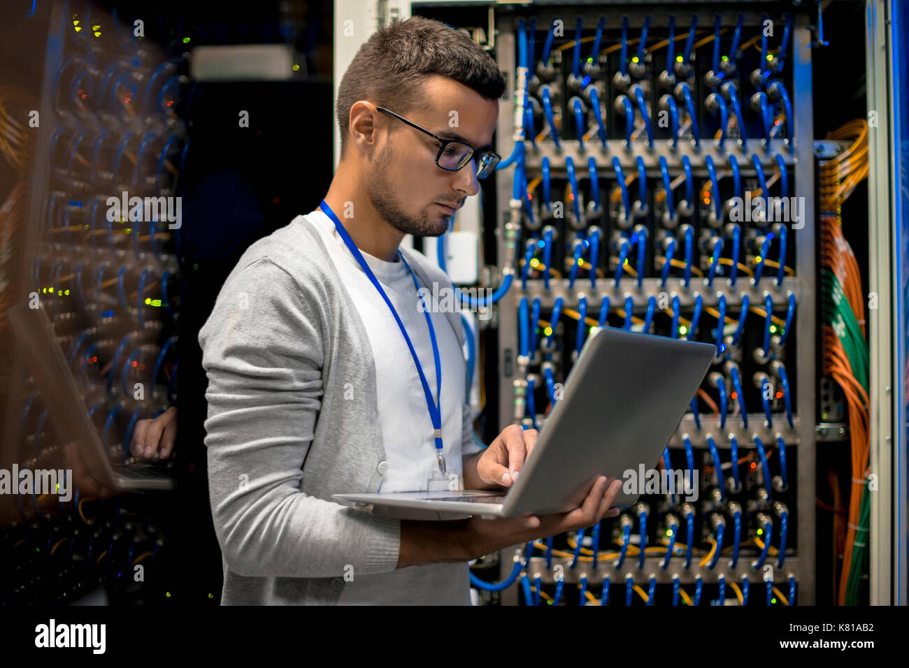 Ai data center servers hi-res stock photography and images - Alamy