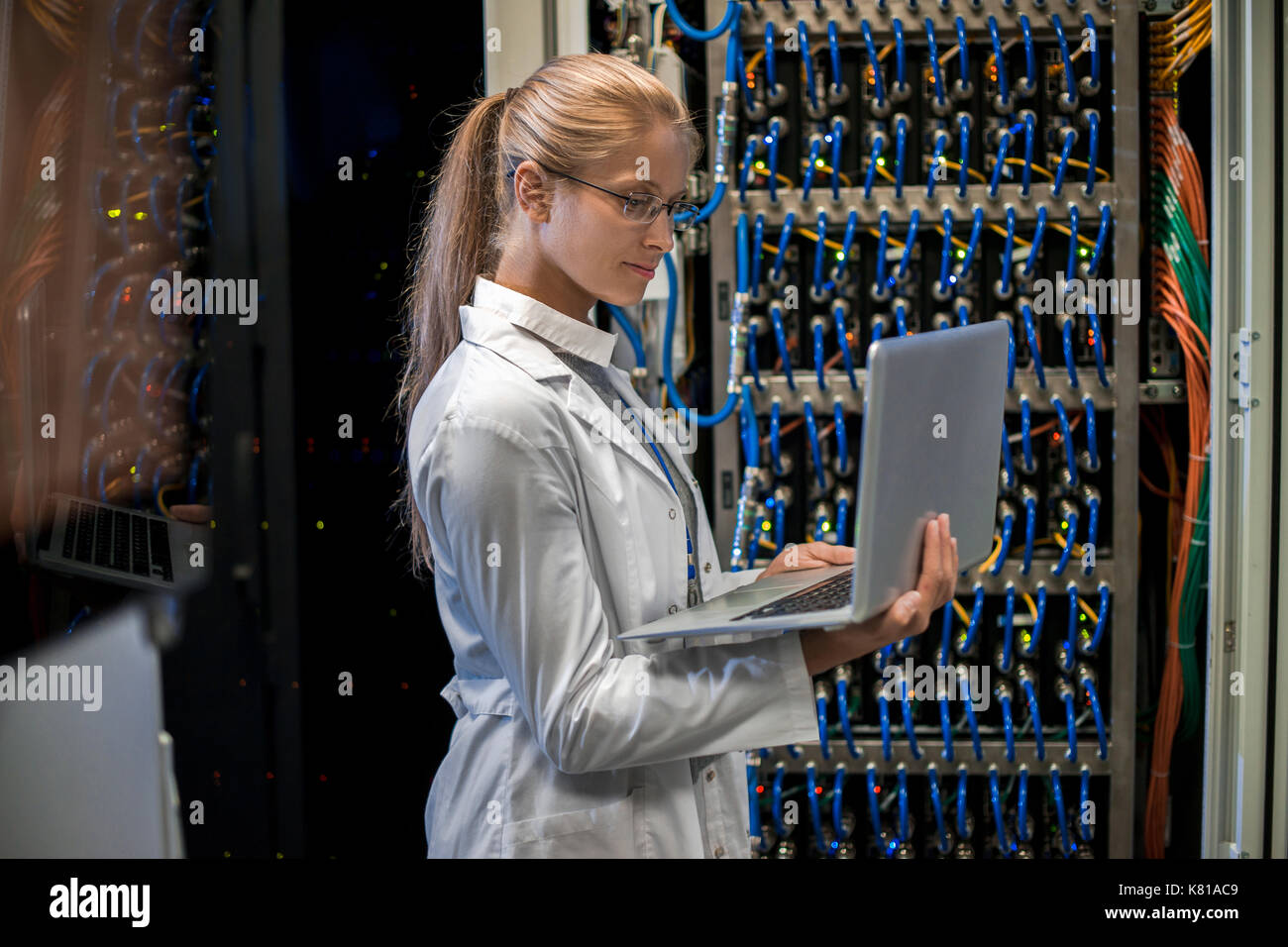 Supercomputer system hi-res stock photography and images - Alamy