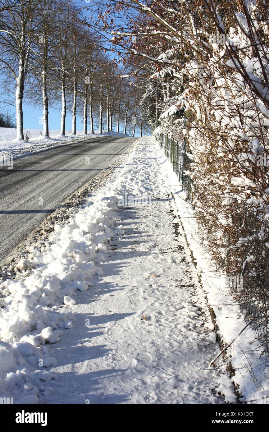 Sidewalk in winter hi-res stock photography and images - Alamy