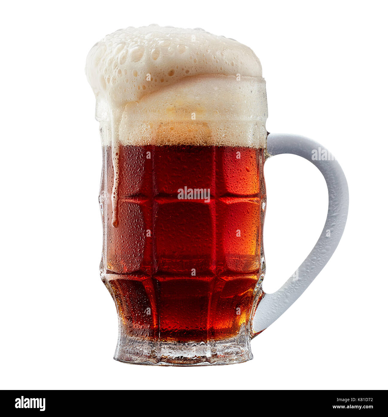 Mug of frosty dark red beer with foam Stock Photo - Alamy