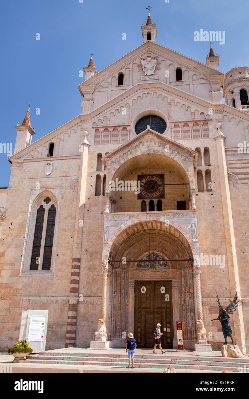 Verona cathedral, the Cattedrale Santa Maria Matricolare in Verona ...