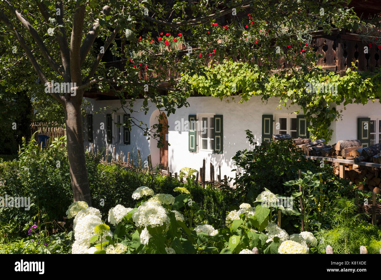 Garden old german farmhouse hi-res stock photography and images - Alamy