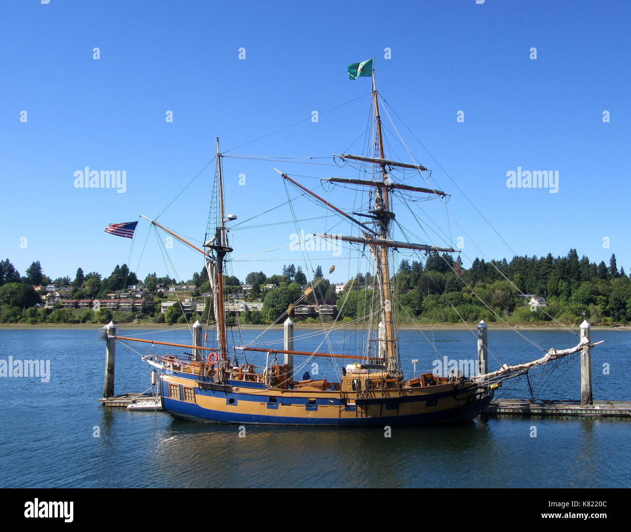 Lady washington pirate ship hi-res stock photography and images - Alamy