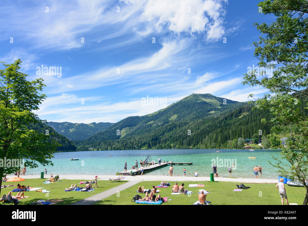 lake Erlaufsee, mountain Gemeindealpe, beach, bather, Mariazell ...