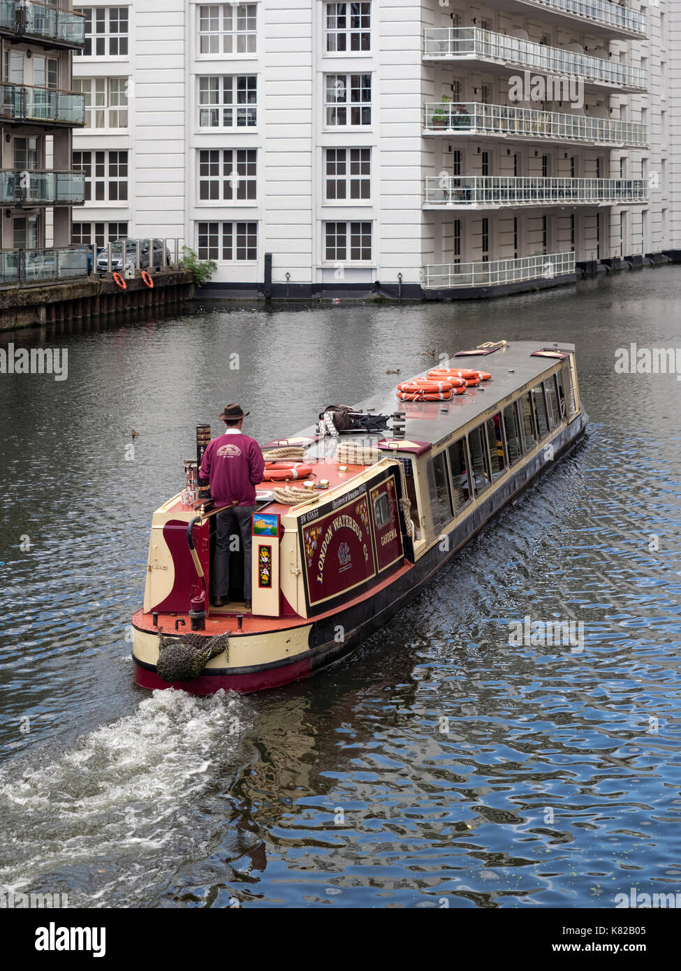 The waterbus at camden lock hi-res stock photography and images - Alamy